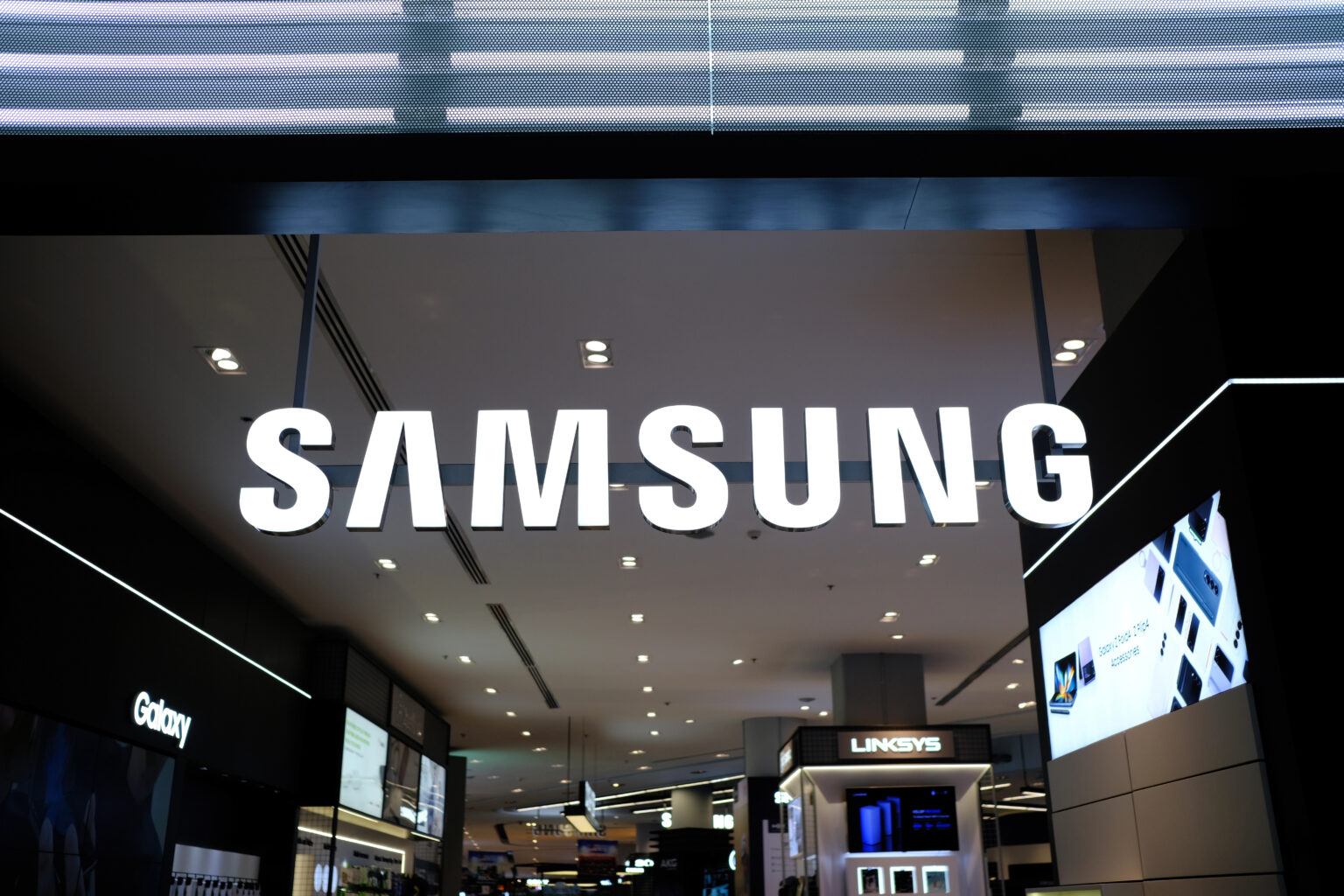 Samsung Reinvents Galaxy AI with Multi-Model Intelligence
